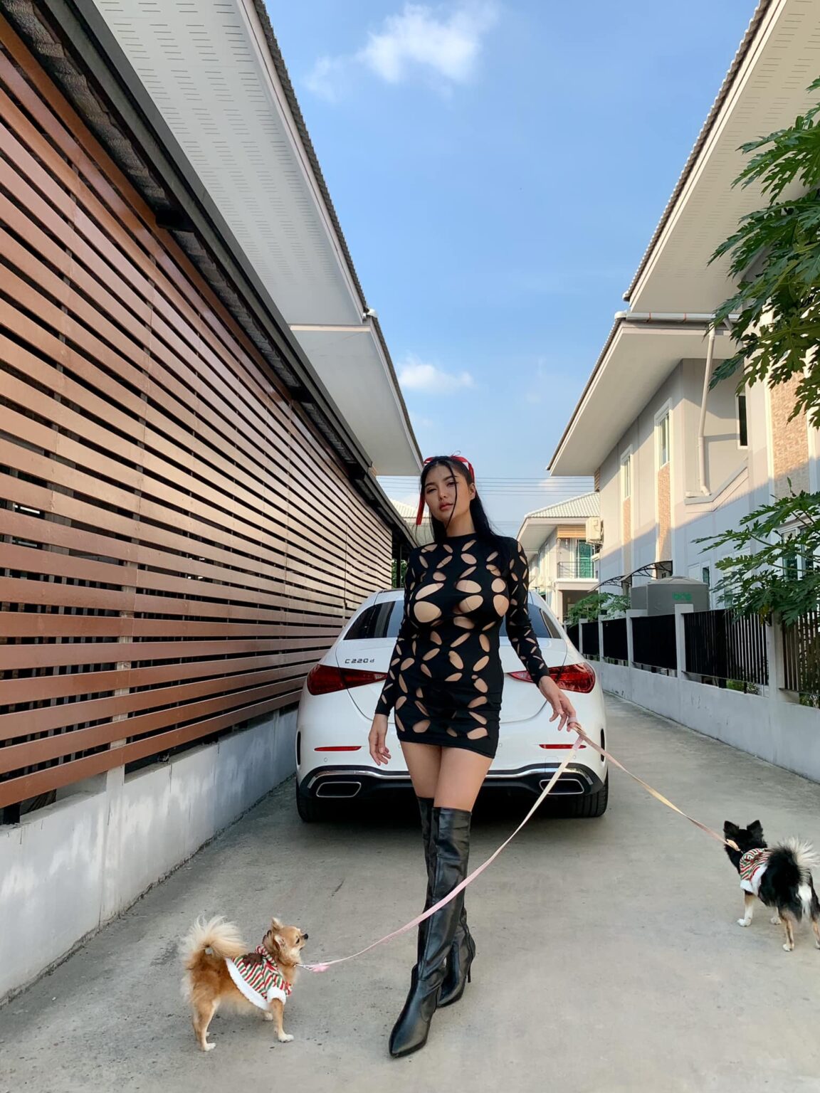 ฝ้าย อรพรรณ นางแบบ สาวสวย หน้าคมกับไฟหน้า 800 cc ที่ไม่ได้มาเล่นๆ